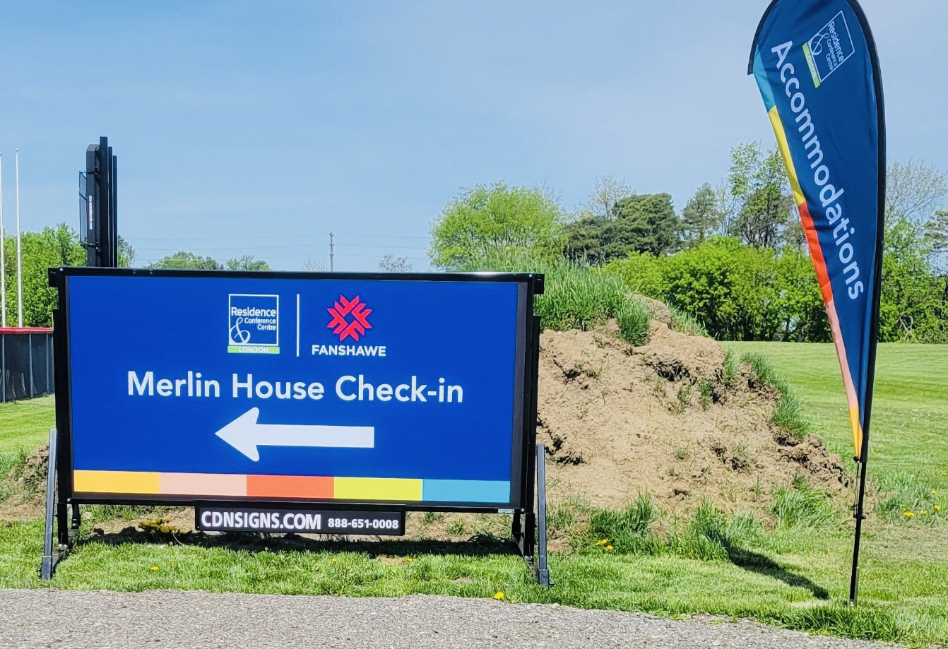 CDN Signs.Fanshawe.London – Mobile Advertising Sign Rentals – CDN Signs